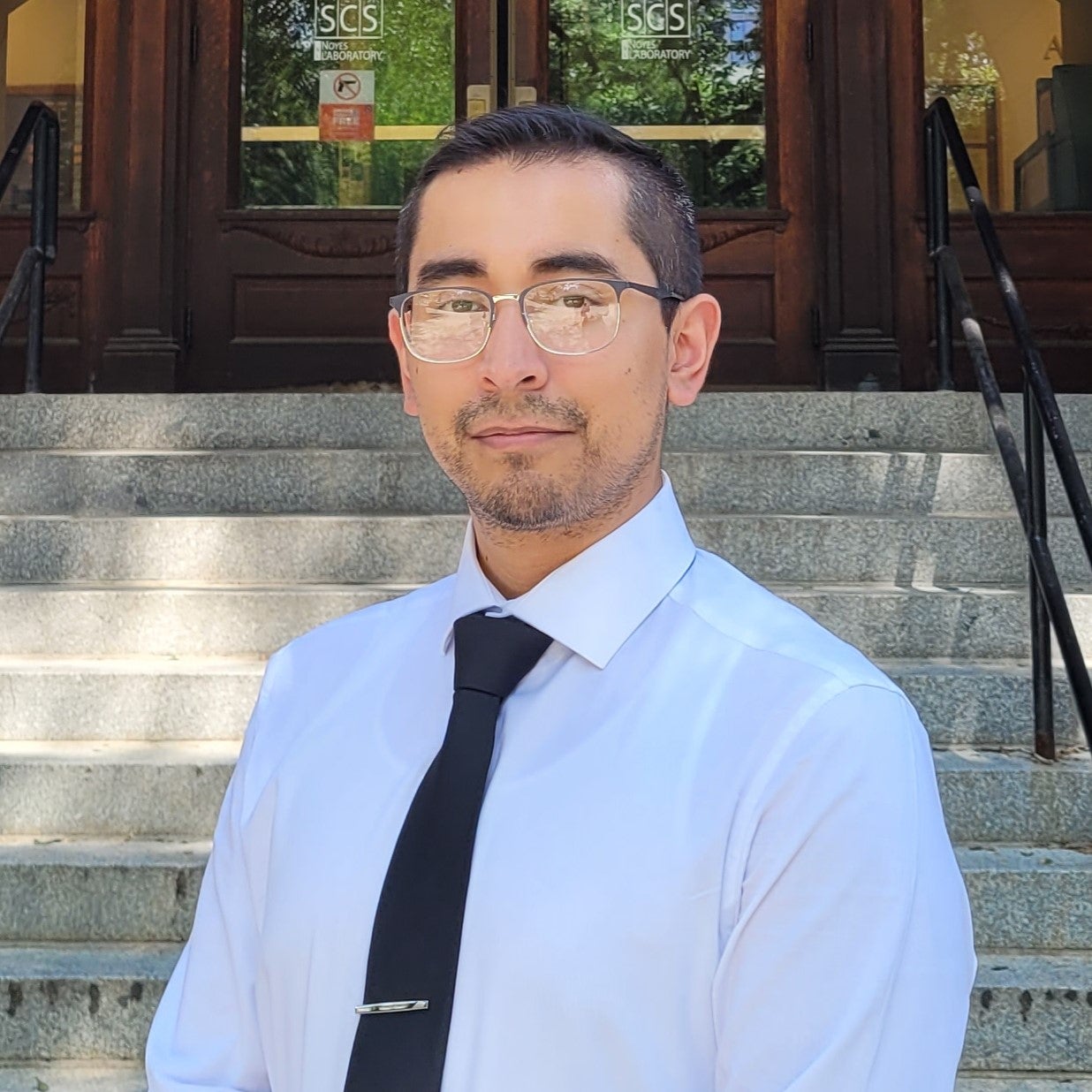 Getting to know: Graduate student Carlos Juarez-Yescas | Department of Chemistry | Illinois